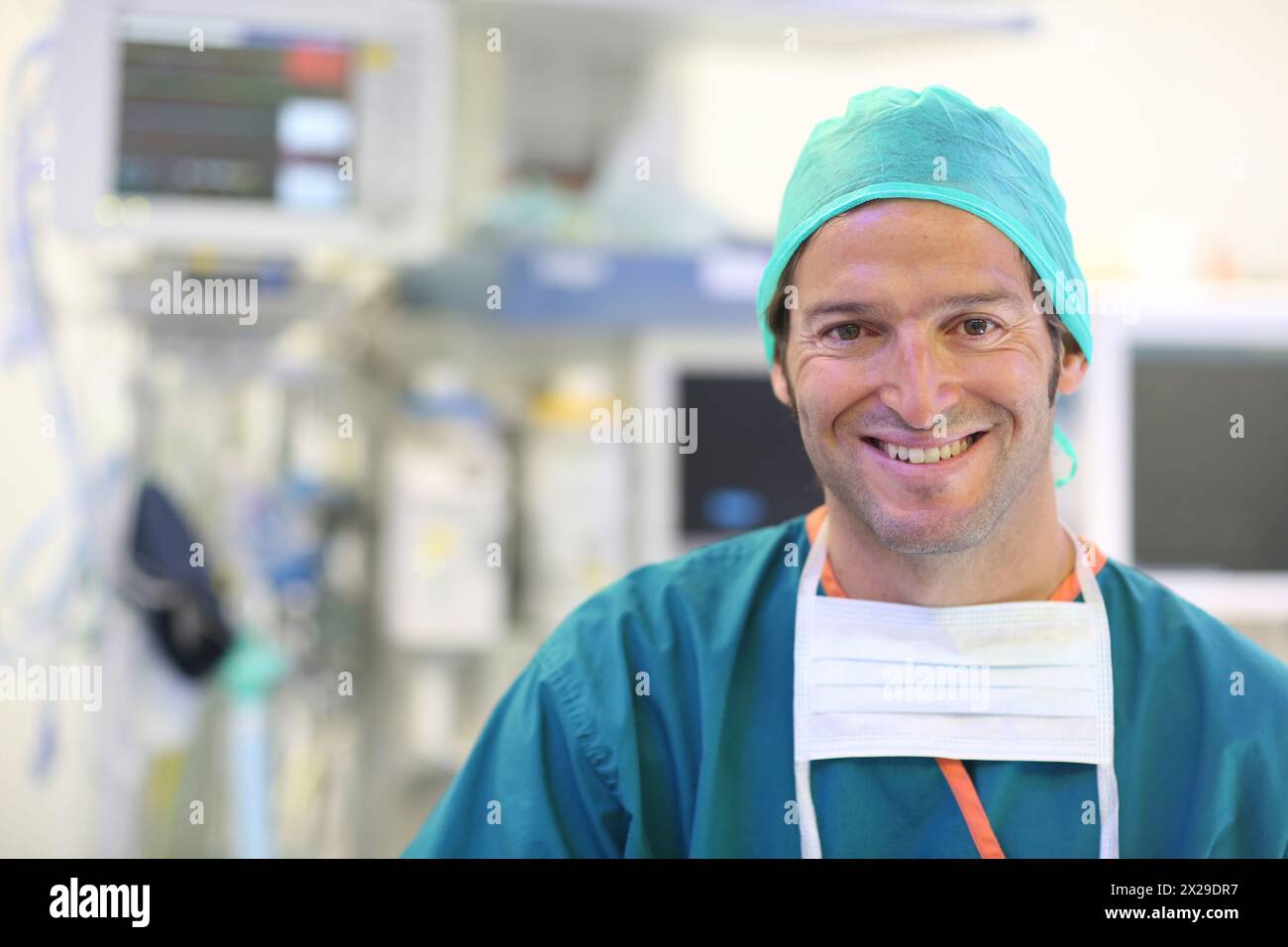 Surgeon, Surgery, Operating room, Onkologikoa Hospital, Oncology ...