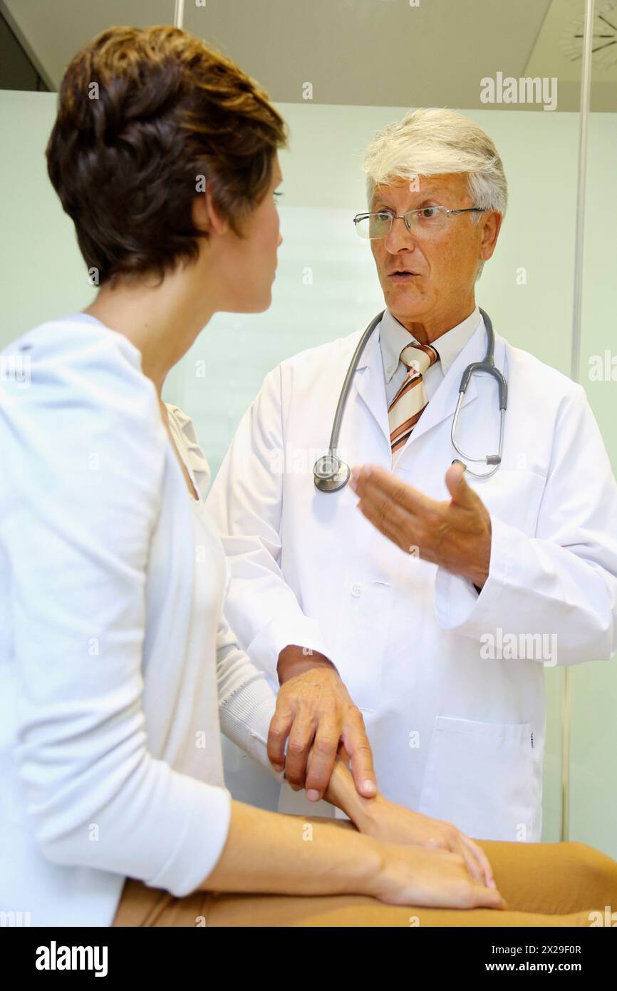 Doctor with patient, Consulting room, Onkologikoa Hospital, Oncology ...