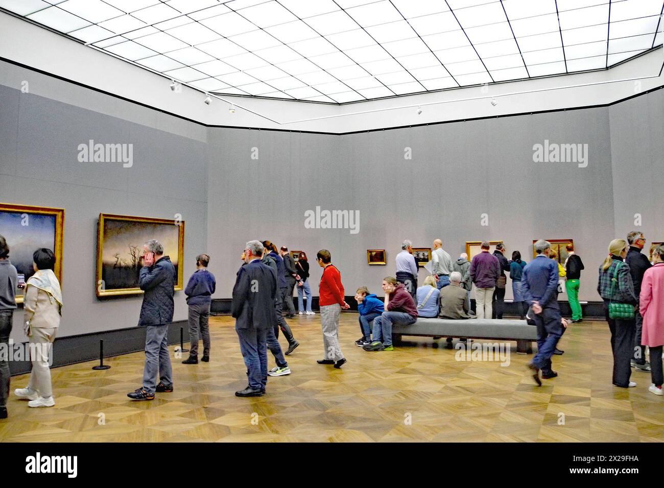 Ansturm in CD Friedrich - Ausstellung Alte Nationalgalerie *** Rush at ...