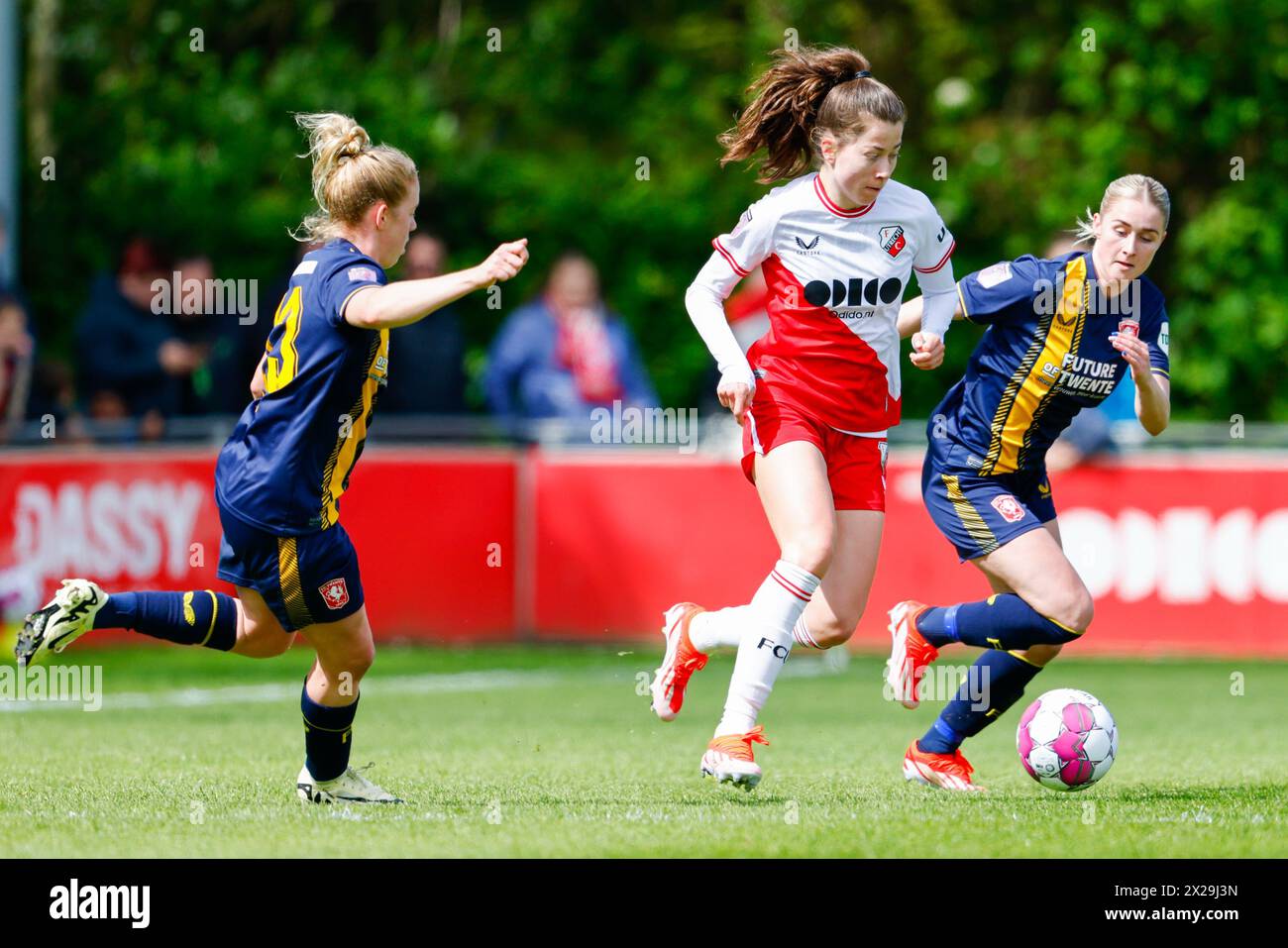 Kim everaerts of fc twente vrouwen hi-res stock photography and images ...