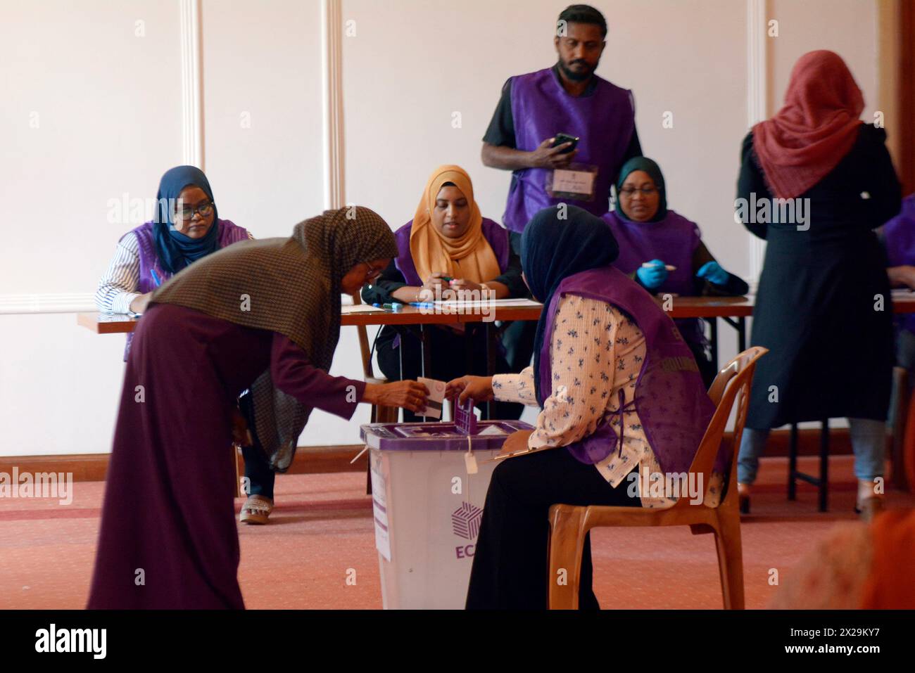 Colombo, Sri Lanka. 21st Apr, 2024. Maldivians living in Sri Lanka cast ...