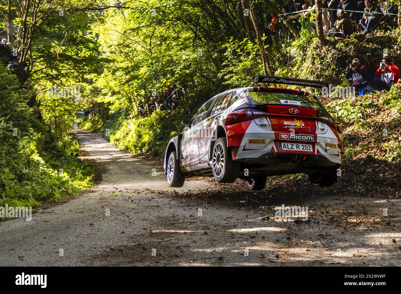 25 CIAMIN Nicolas, ROCHE Yannick, Hyundai I2O Rally2, action during the ...