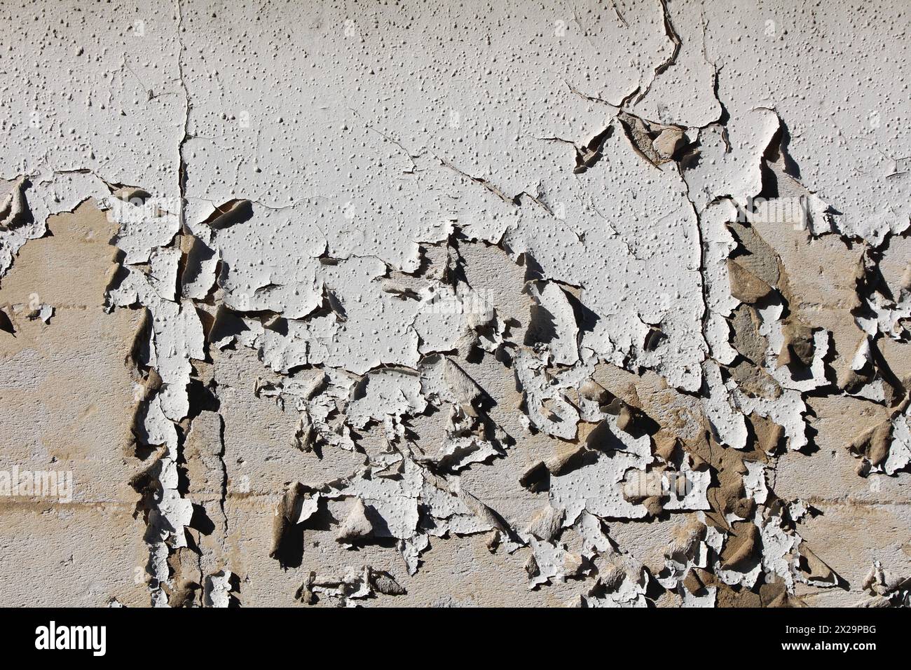 Peeling wallpaper interior house hi-res stock photography and images - Alamy