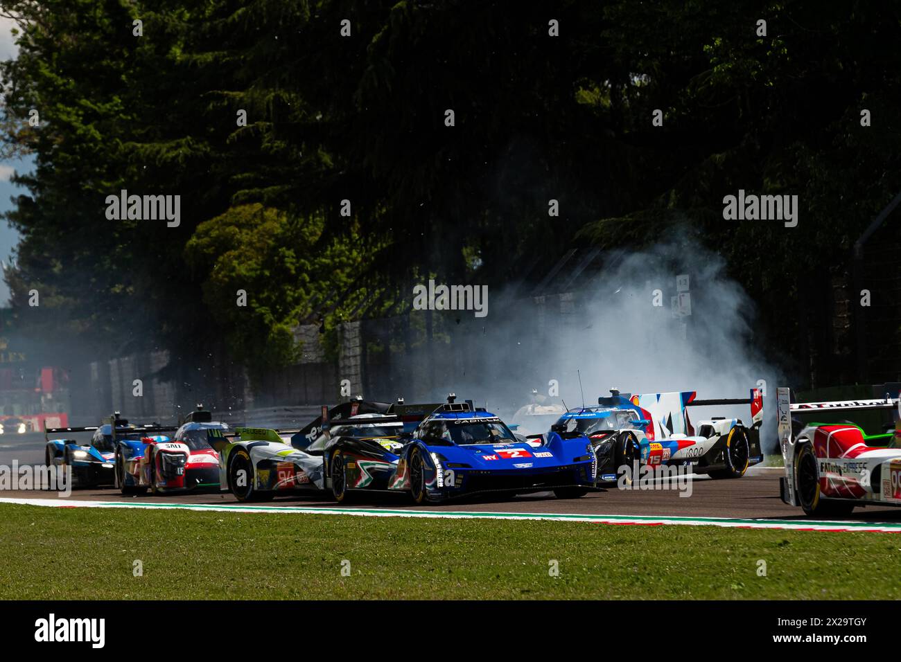 02 BAMBER Earl (nzl), LYNN Alex (gbr), Cadillac Racing #02, Hypercar ...