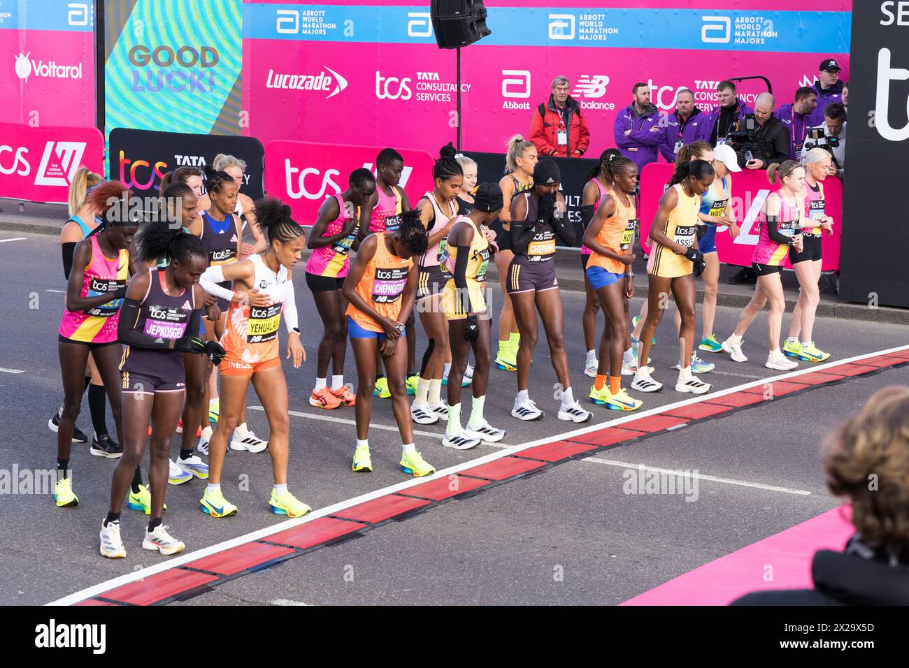 2024 tcs london marathon start hi-res stock photography and images - Alamy