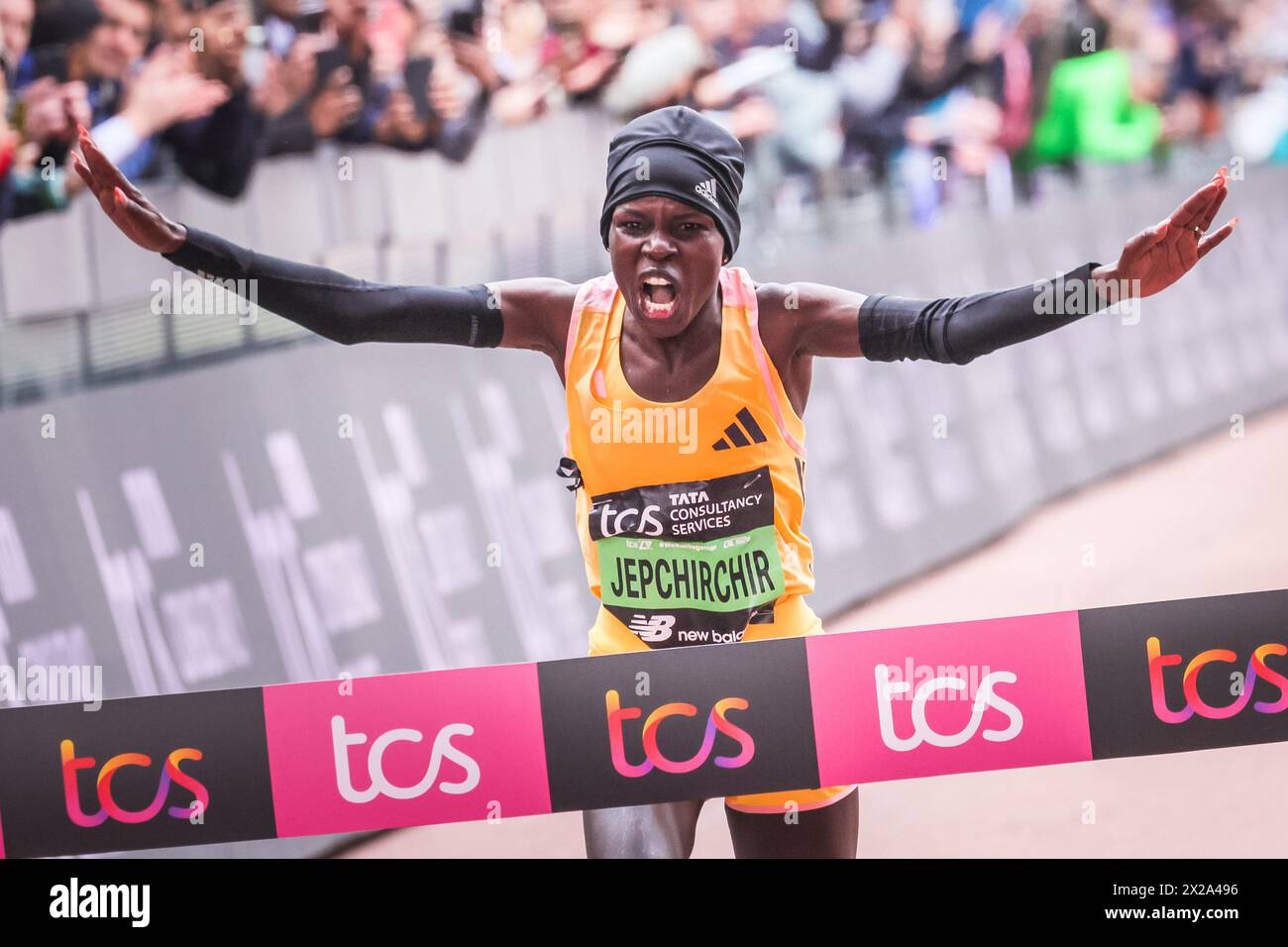2024 tcs london marathon start line hi-res stock photography and images ...