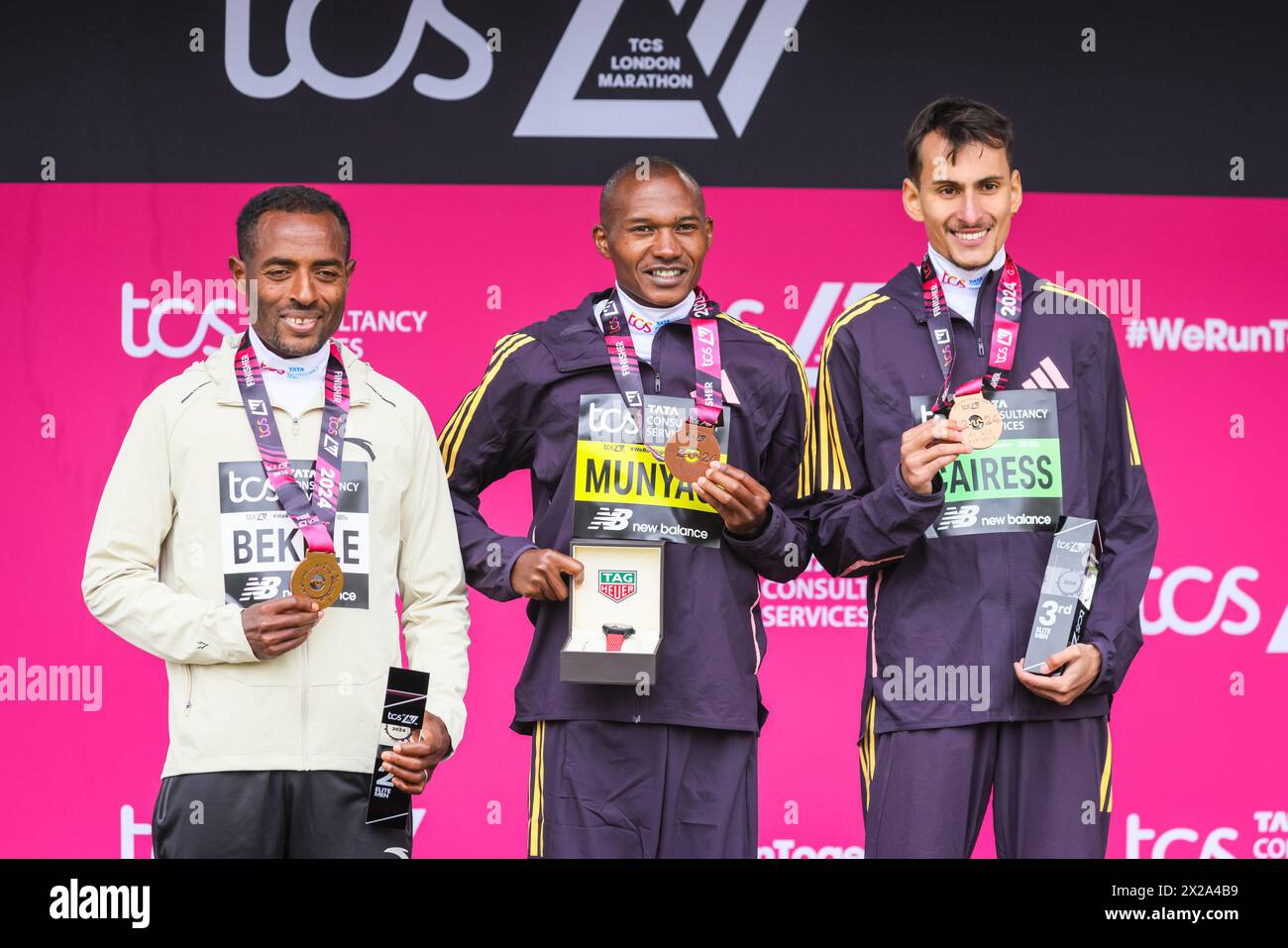 2024 tcs london marathon start line hi-res stock photography and images ...