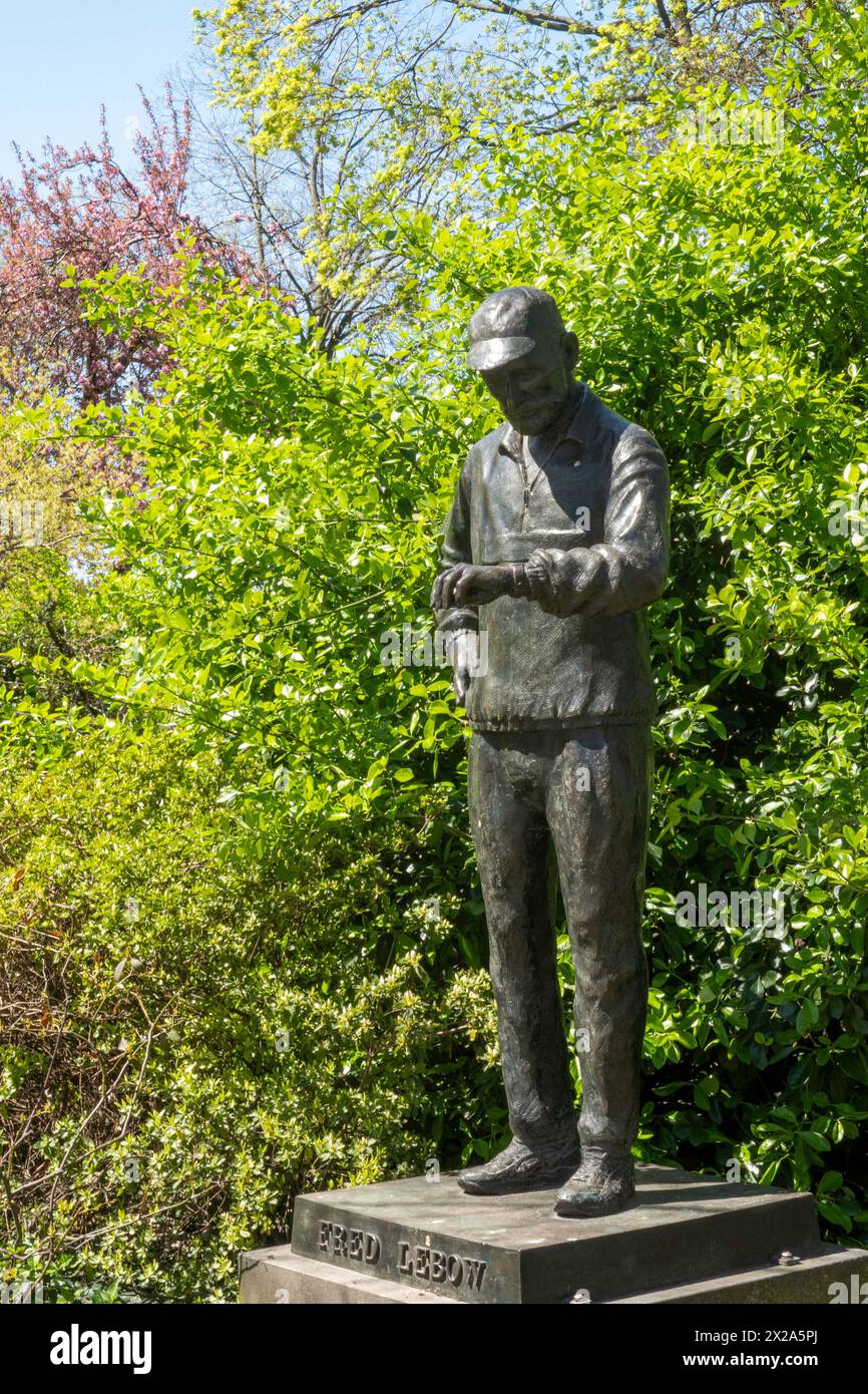 A statue of Fred Lebow, the founder of the New York Marathon, is ...