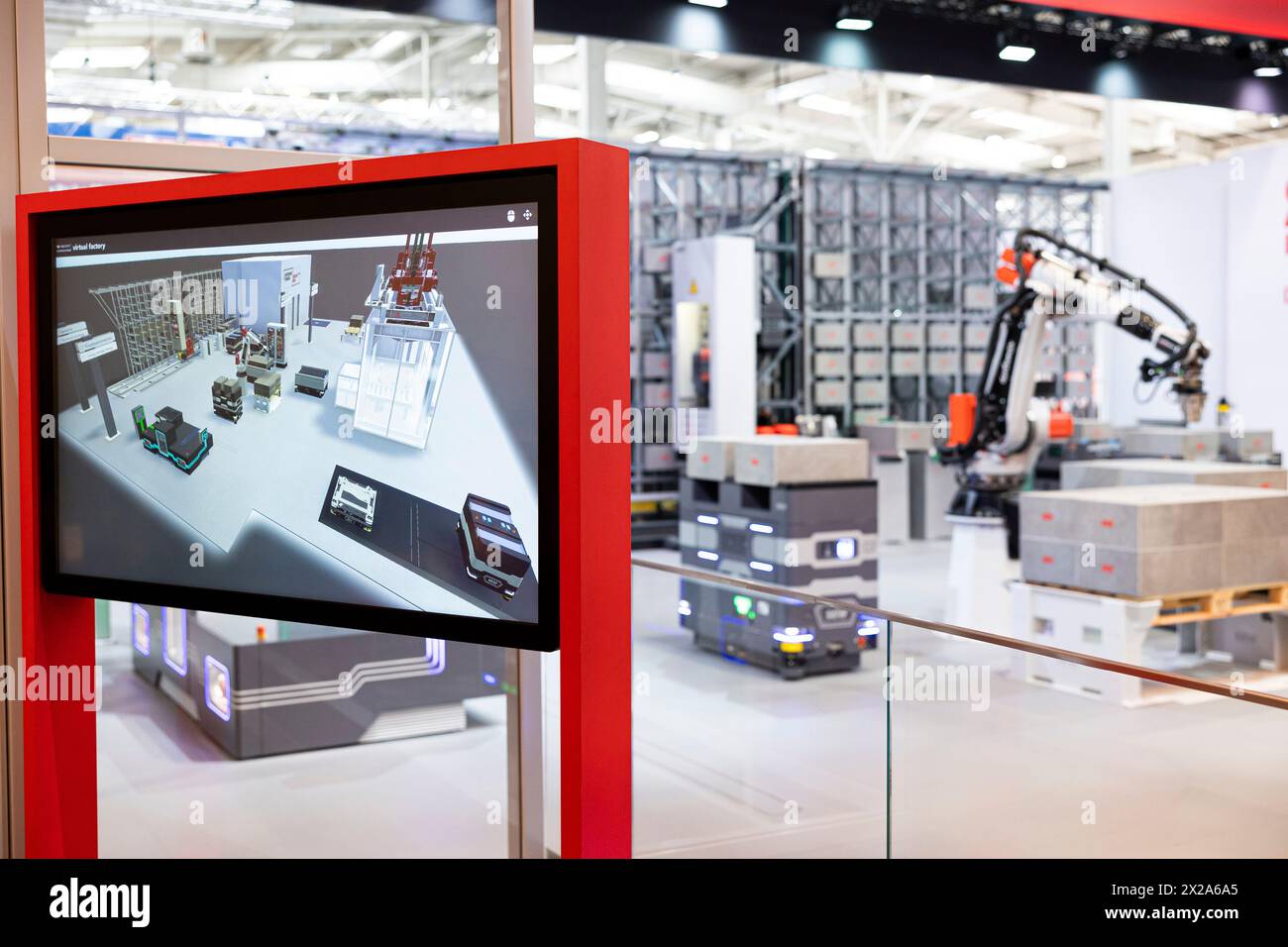 Smart industrial robots hi-res stock photography and images - Alamy