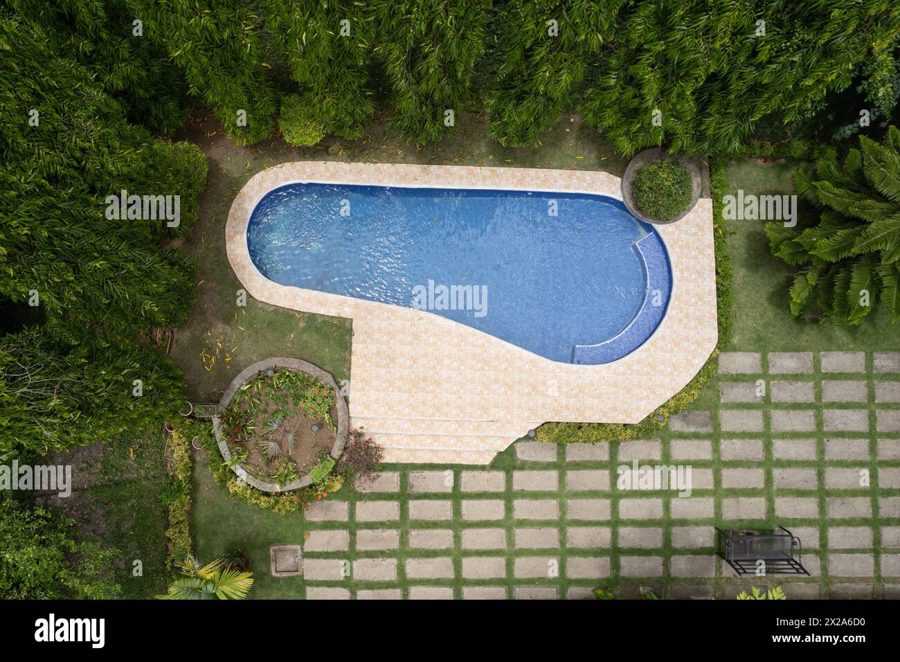 Empty swimming pool above top view in house backyard Stock Photo - Alamy