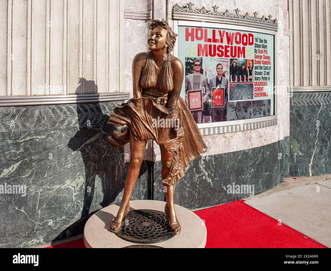 Sculpture of Marilyn Monroe outside the Hollywood Museum and the ...