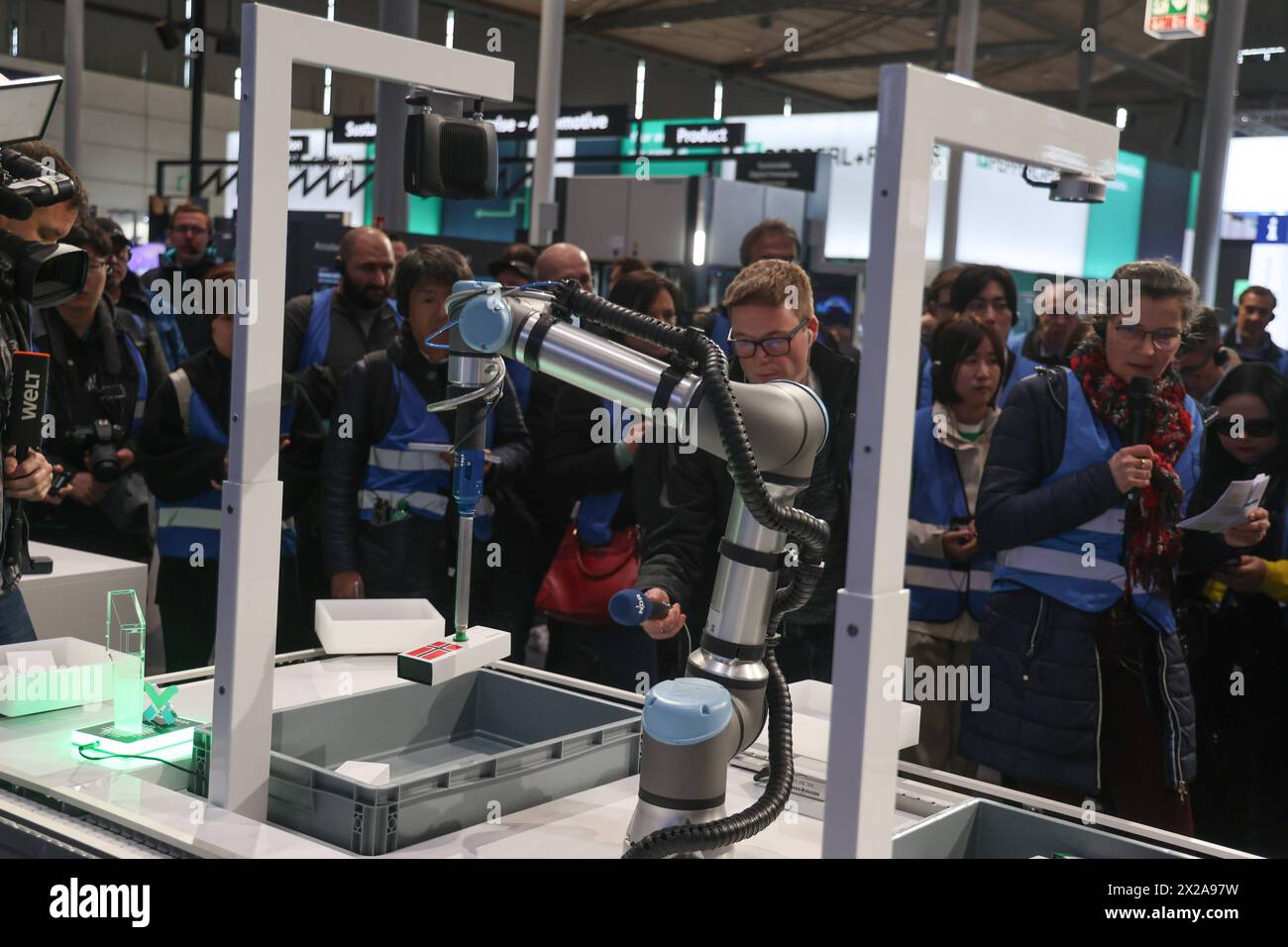 Hannover Messe Industrie 2024 DEU, Deutschland, Niedersachsen, Hannover, 21.04.2024: Presse ...