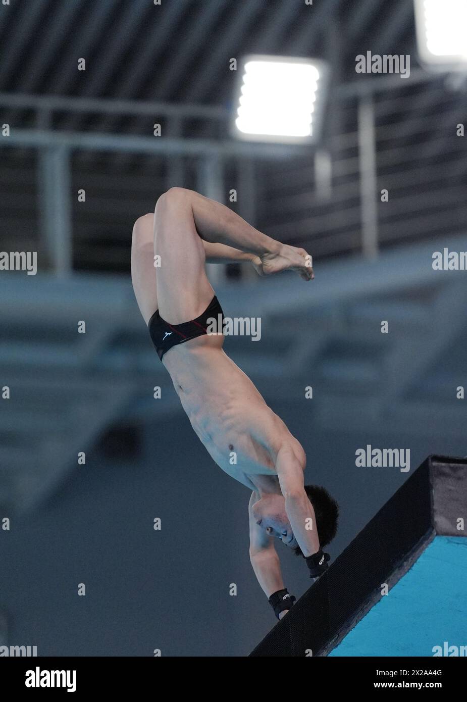 (240421) -- XI'AN, April 21, 2024 (Xinhua) -- Tamai Rikuto of Japan ...