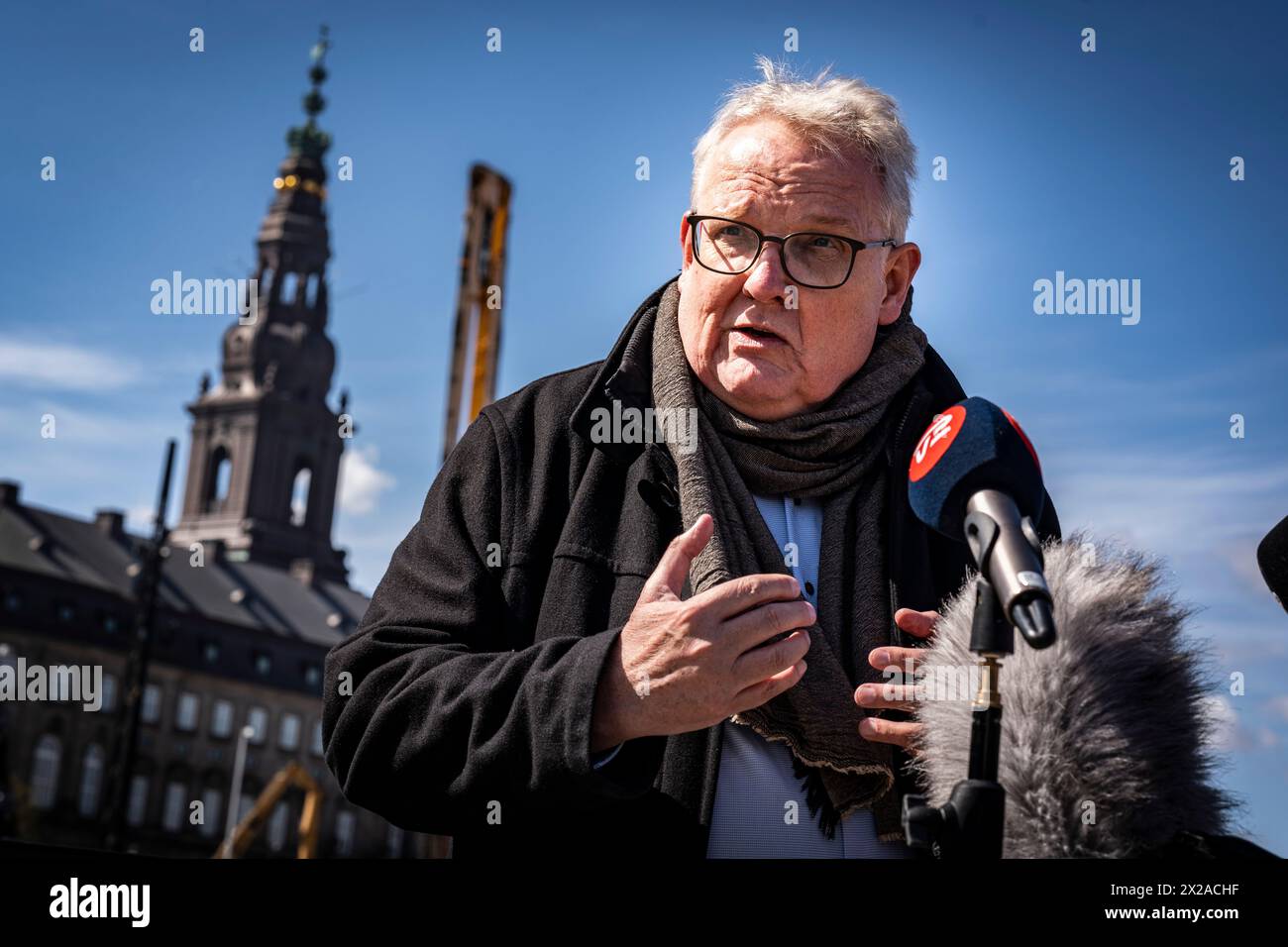 Steen Christiansen (S) holder briefing hvor han fortaeller om indsatsen ...