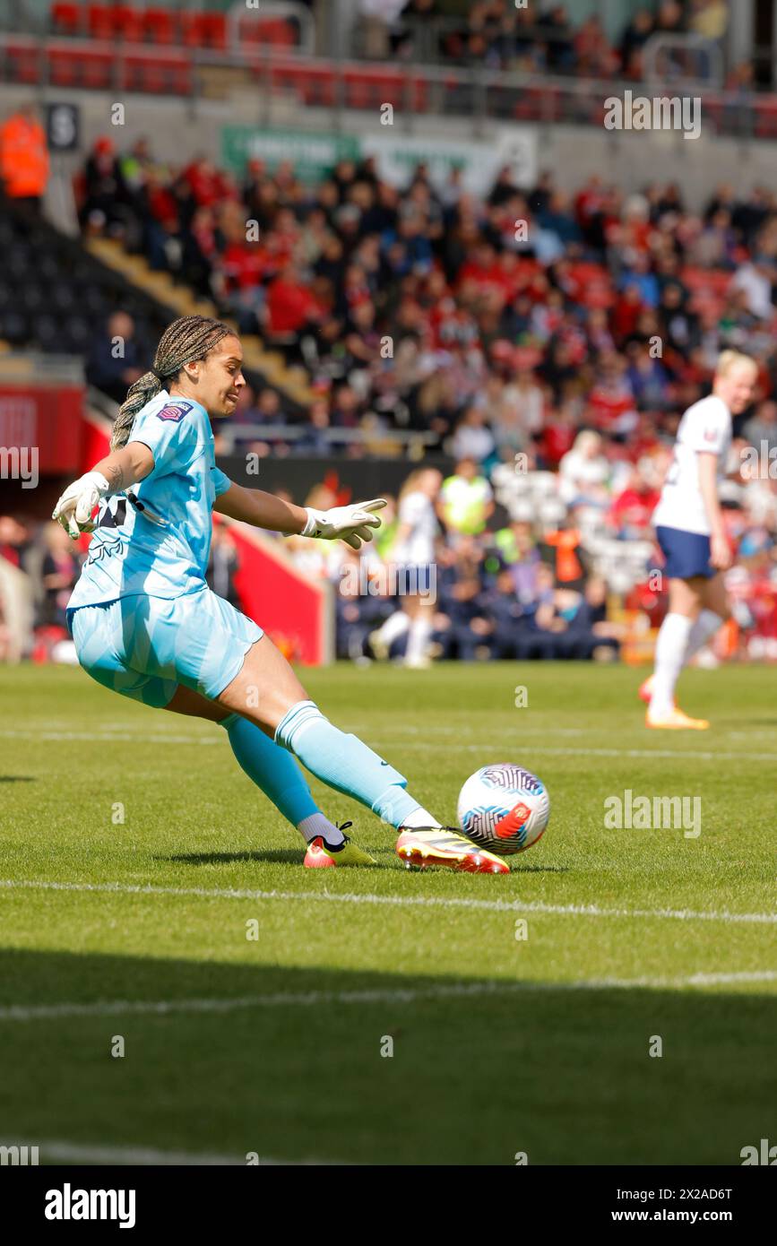 Leigh, UK. 21st Apr, 2024. Leigh, England, April 21th 2024: Goalkeeper ...