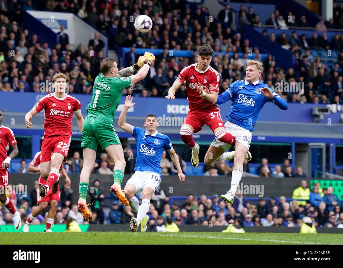 Liverpool, UK. 21st Apr, 2024. Jordan Pickford of Everton punches clear ...