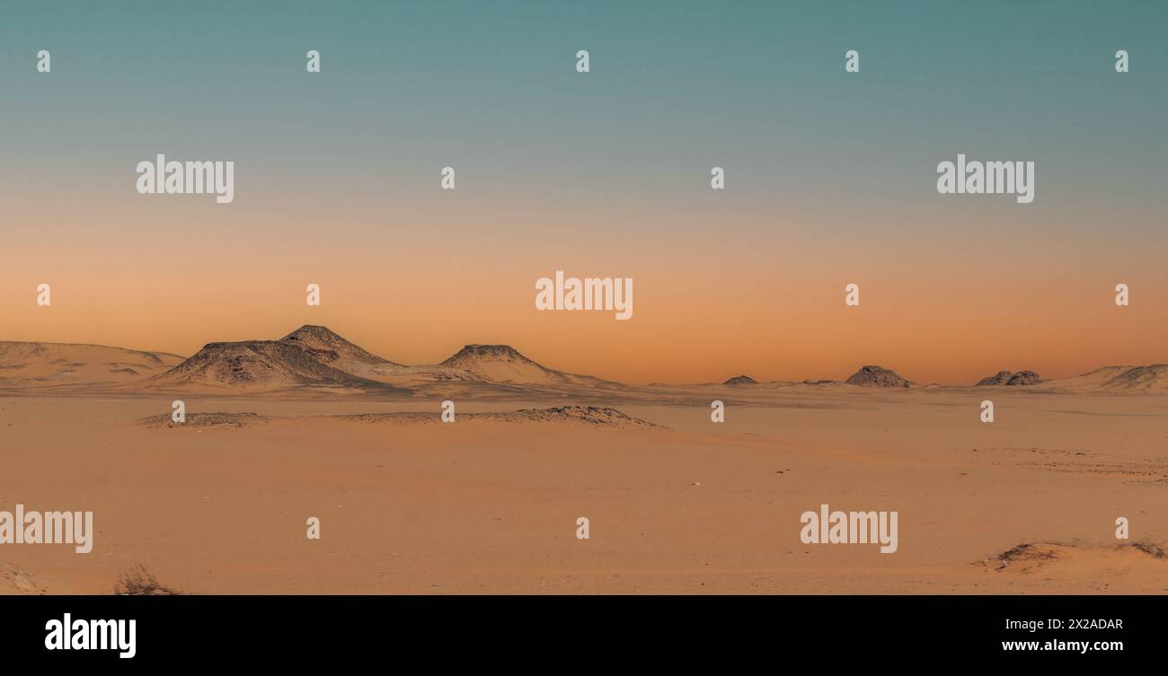 Arabian desert landscape in Egypt near the Nile river Stock Photo - Alamy