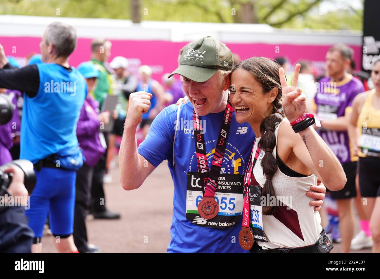 Chris Evans with wife Natasha Shishmanian after finishing the TCS London Marathon. Picture date ...