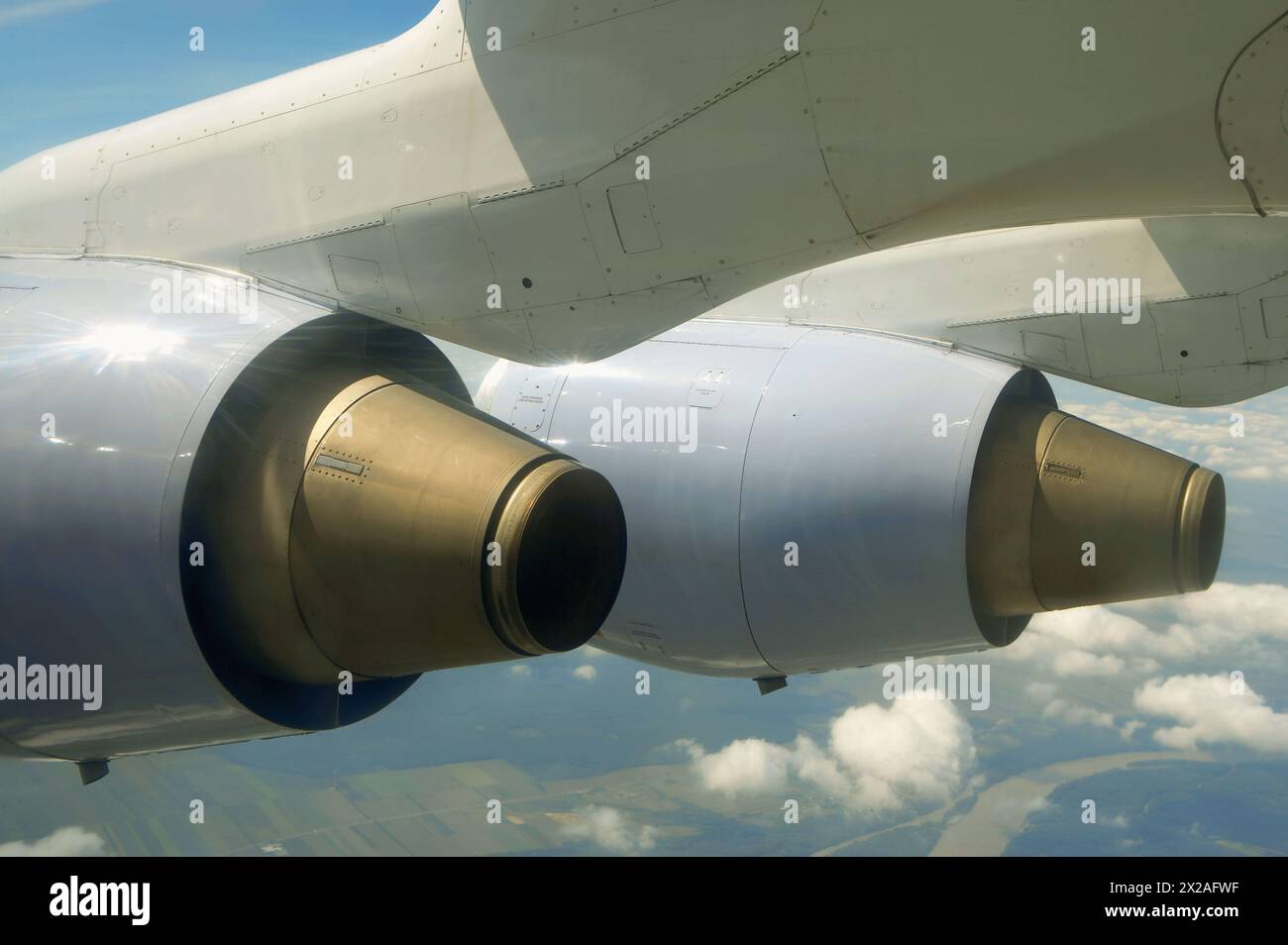 Wing and engines of airplane Stock Photo - Alamy