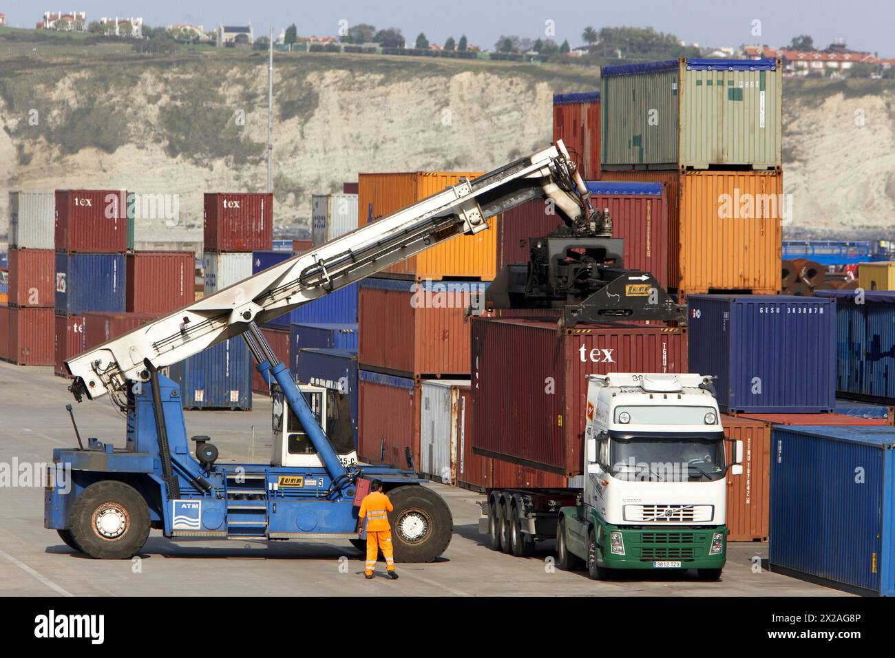 Terminal containers port bilbao hi-res stock photography and images - Alamy