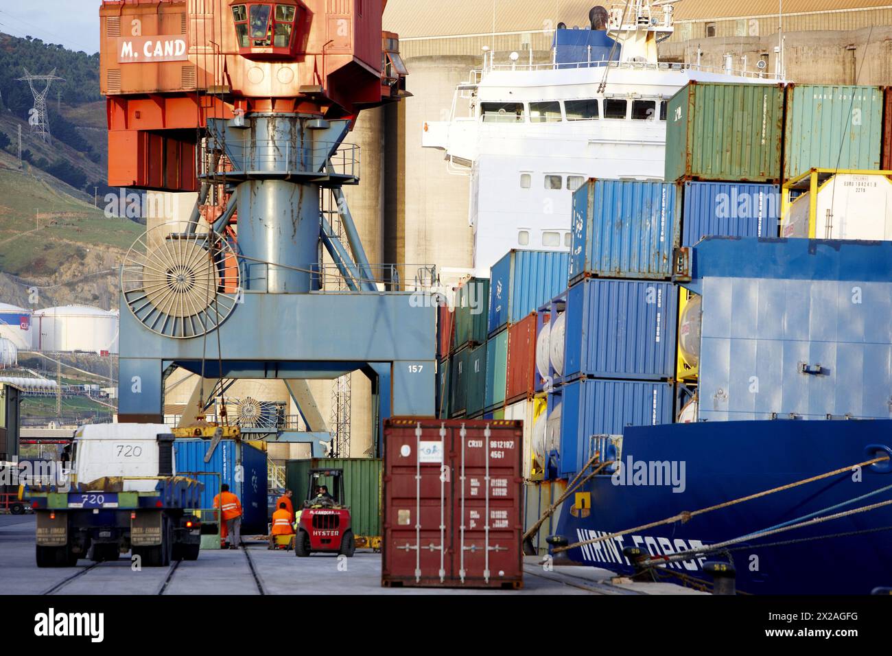Unit load containers hi-res stock photography and images - Alamy