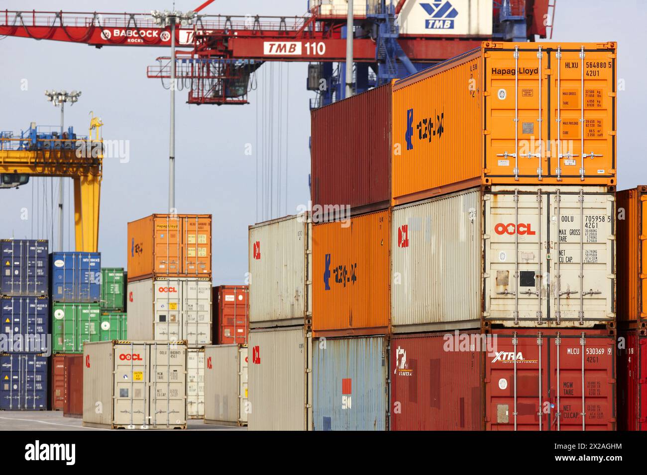 Terminal containers port bilbao hi-res stock photography and images - Alamy