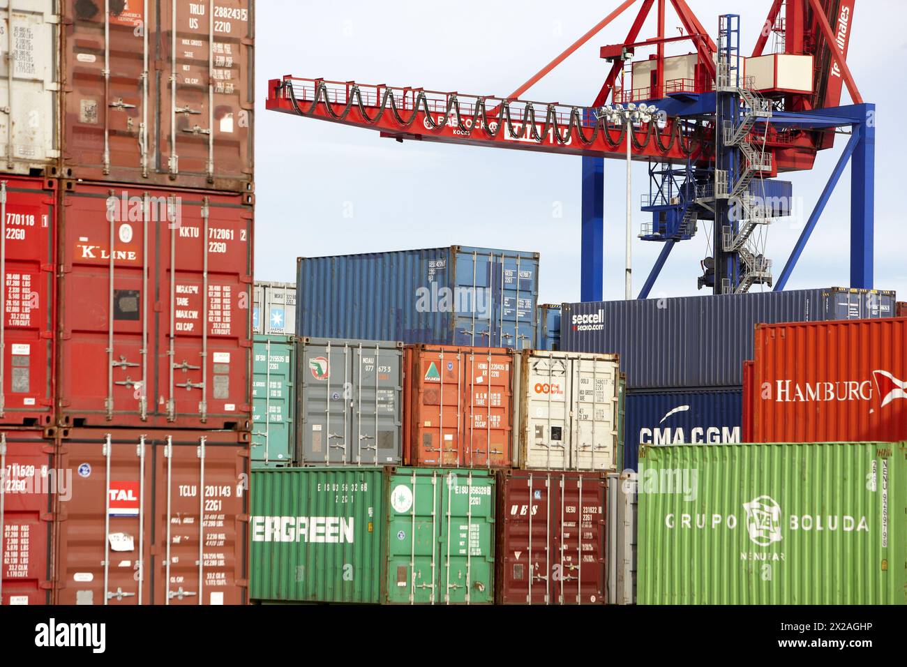 Terminal containers port bilbao hi-res stock photography and images - Alamy