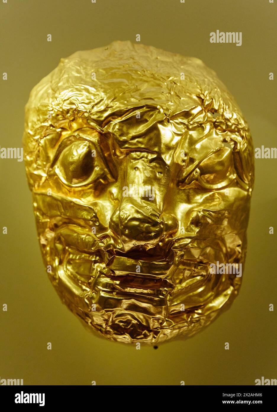 Gold mask museo del oro hi-res stock photography and images - Alamy