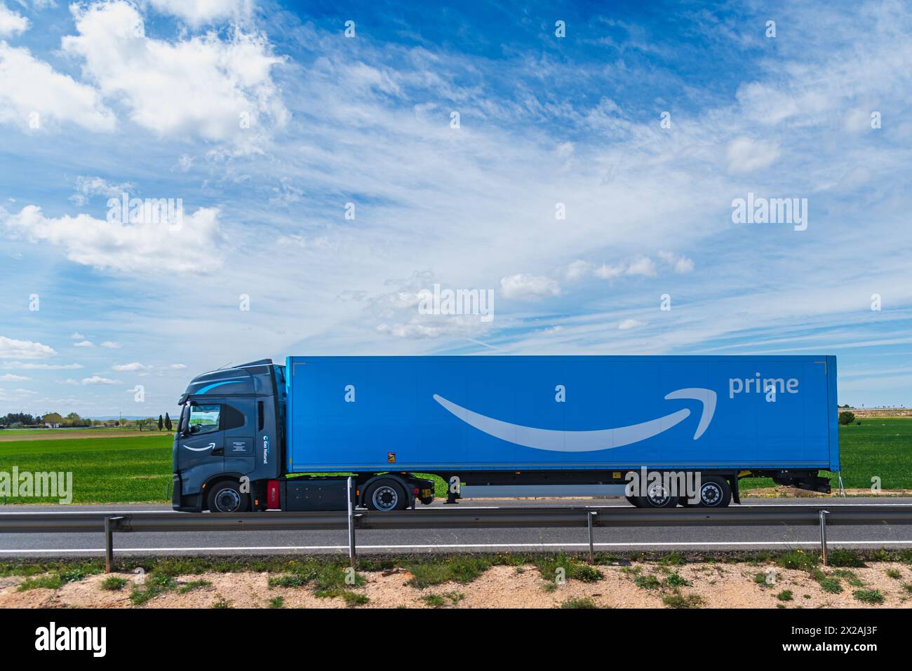 Amazon delivery truck hi-res stock photography and images - Alamy