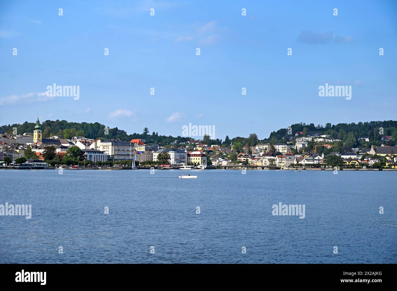 Gmunden cityscape lakeside Lake Traun Traunsee Austria Stock Photo - Alamy
