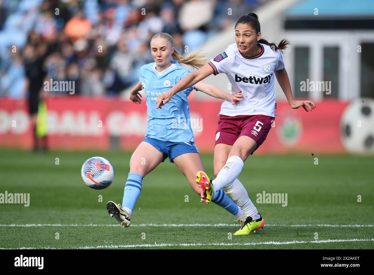 Manchester, UK. 21st Apr, 2024. Amber Tysiak of West Ham United passes ...