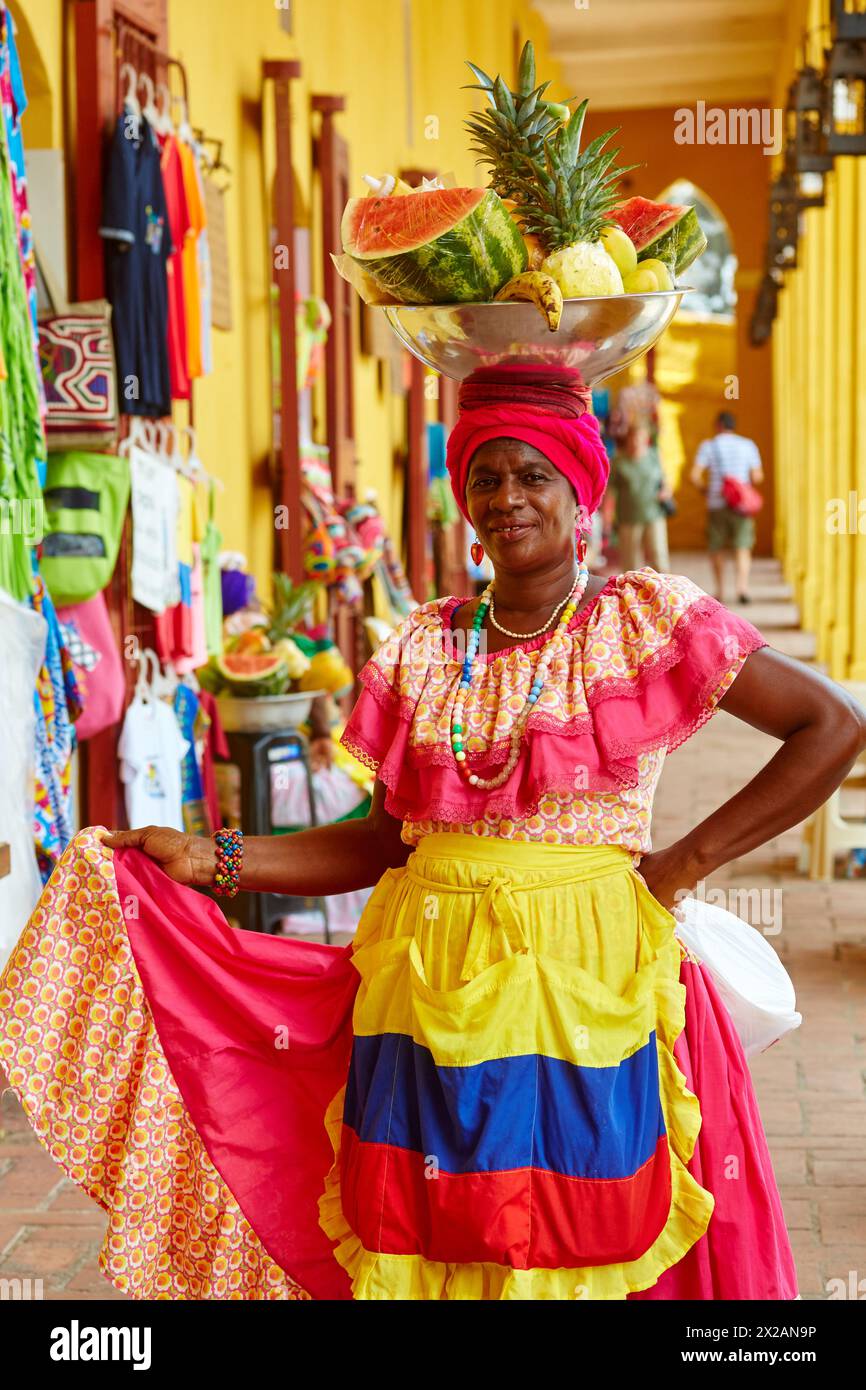 Palenquera colombian traditional costume hi-res stock photography and ...