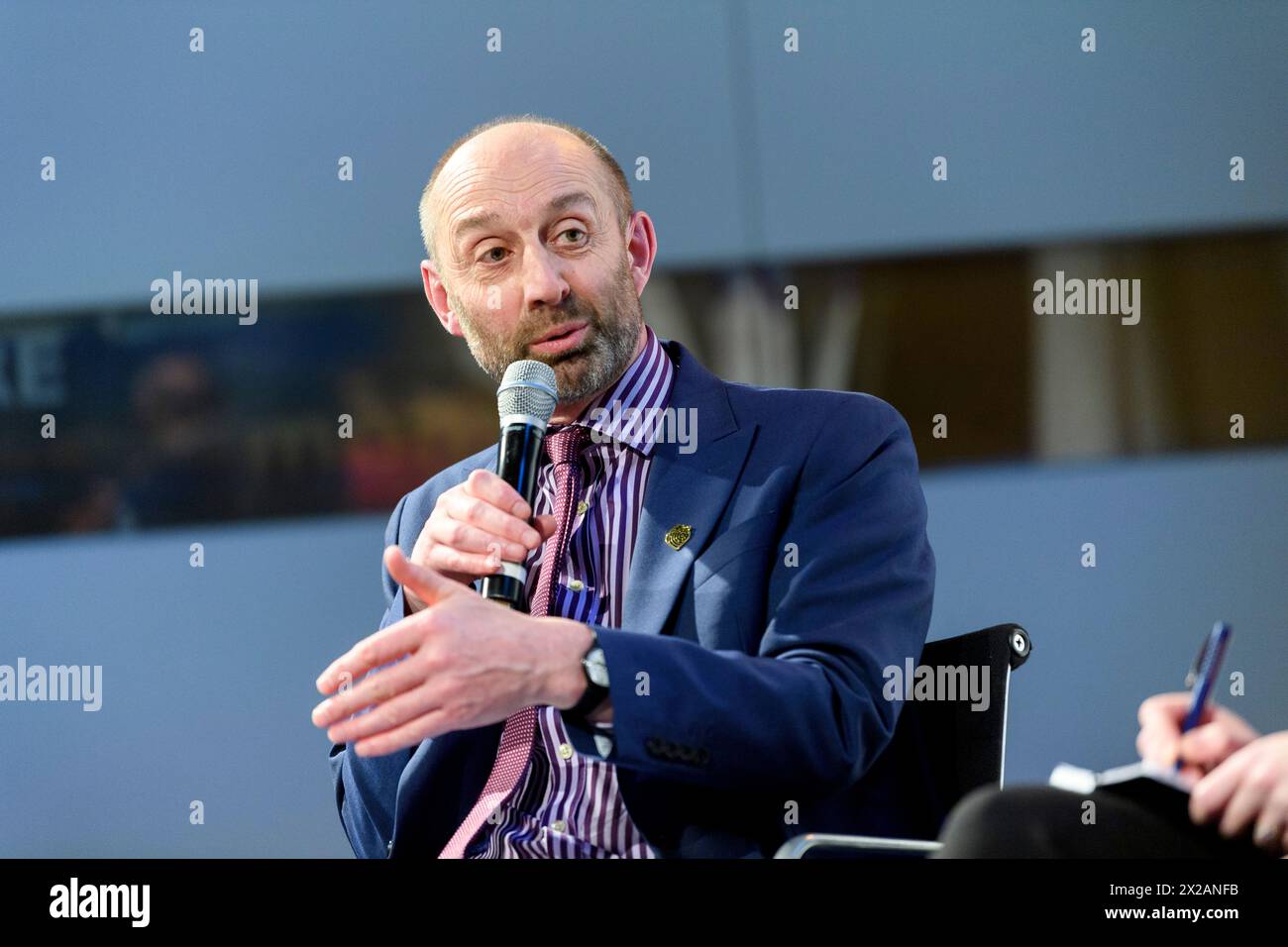 Simon gage hi-res stock photography and images - Alamy