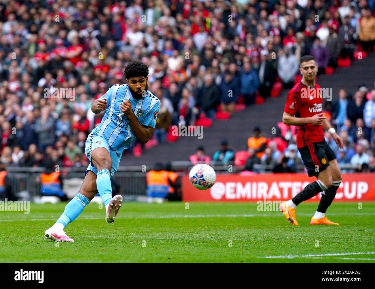 Coventry City's Ellis Simms scores their side's first goal of the game ...