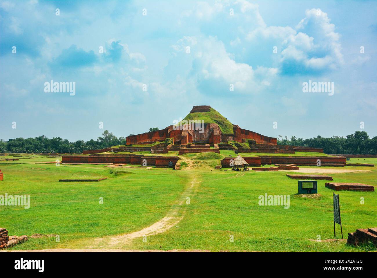 Somapura mahavihara hi-res stock photography and images - Alamy