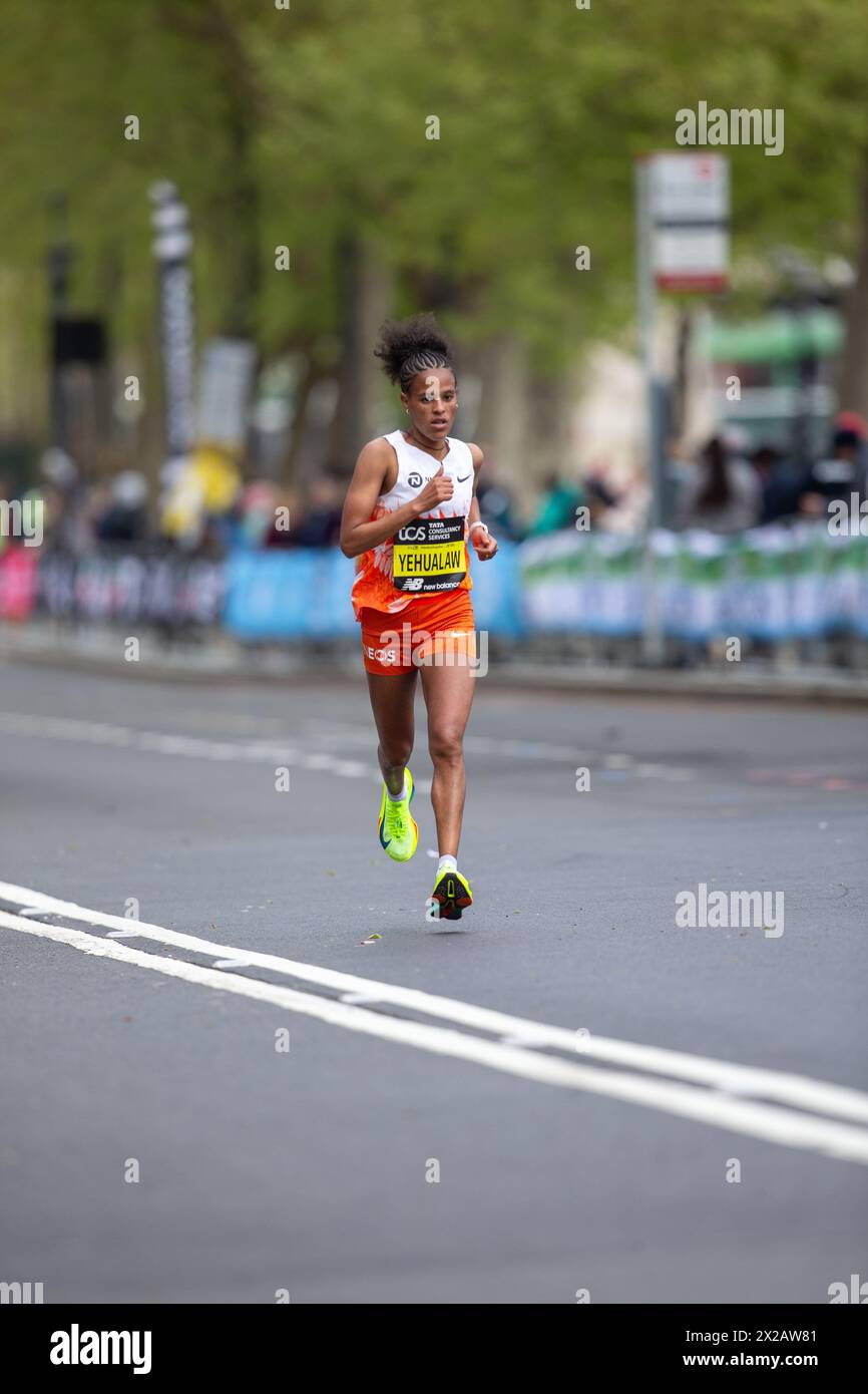London, UK. 21st Apr, 2024. Thousands of runners take part in the ...
