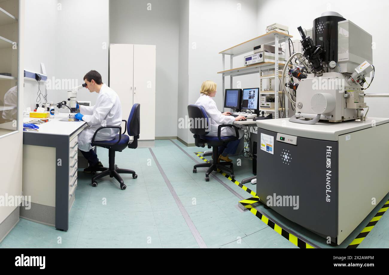 Focused-Ion-Beam FIB Nanofabrication Laboratory, Dual-Beam FIB, Helios ...