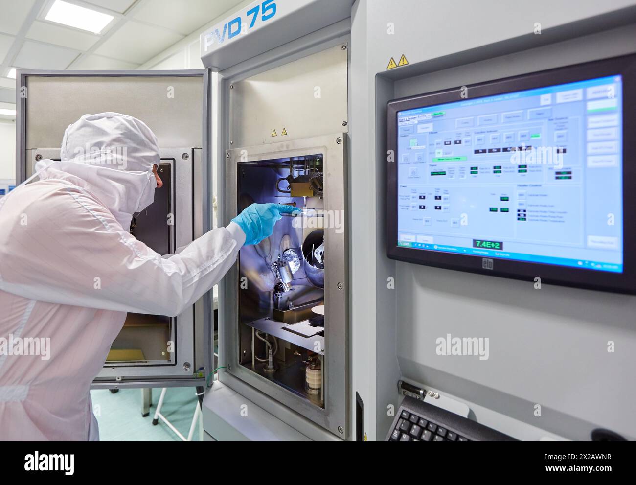 Chamber of the Kurt Lesker eBeam/thermal deposition system. Cleanroom ...