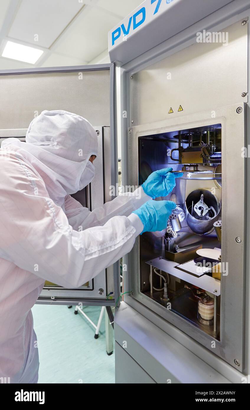 Chamber of the Kurt Lesker eBeam/thermal deposition system. Cleanroom ...