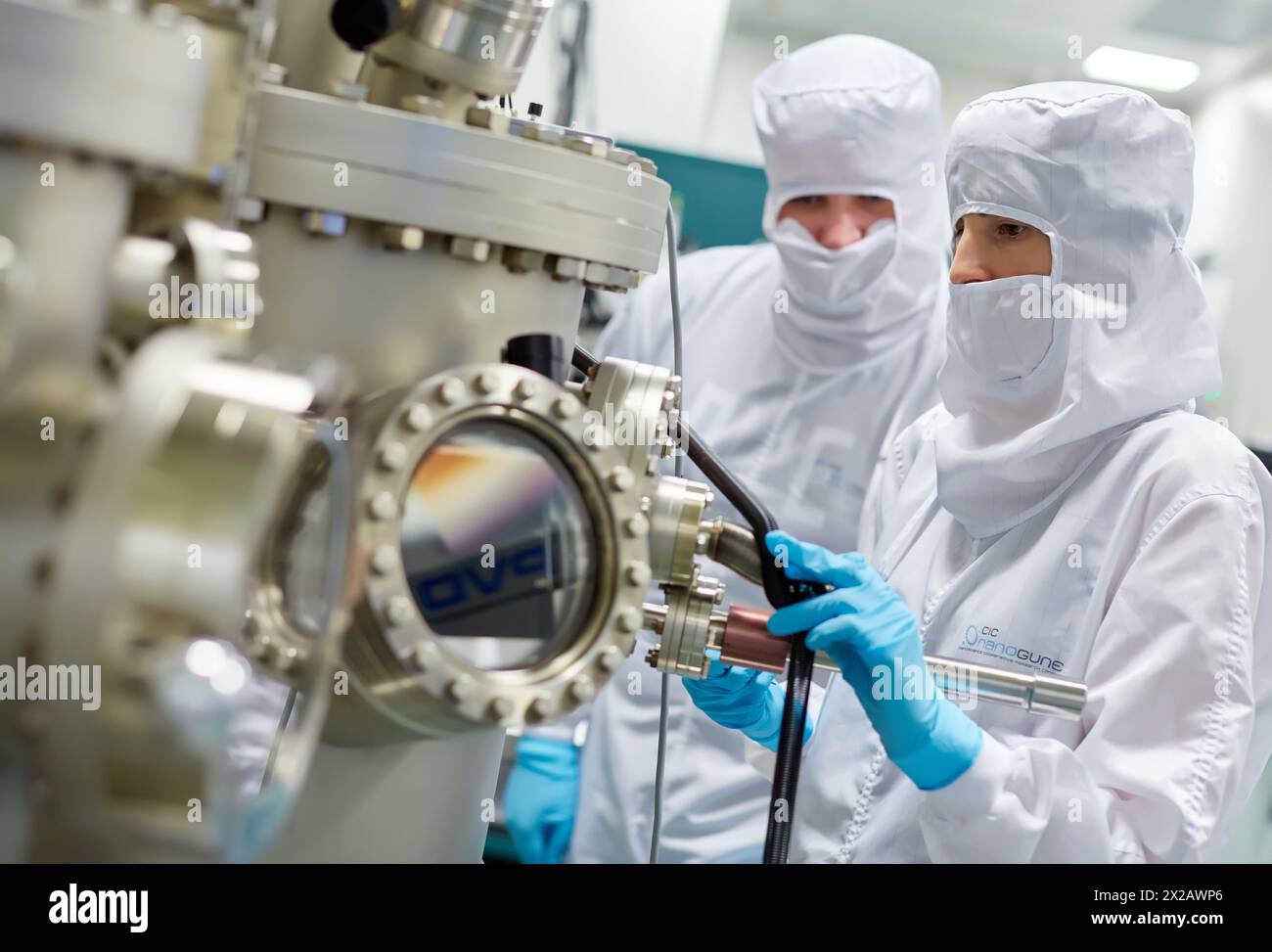 Createc UHV deposition system. Cleanroom. Nanotechnology. Laboratory ...