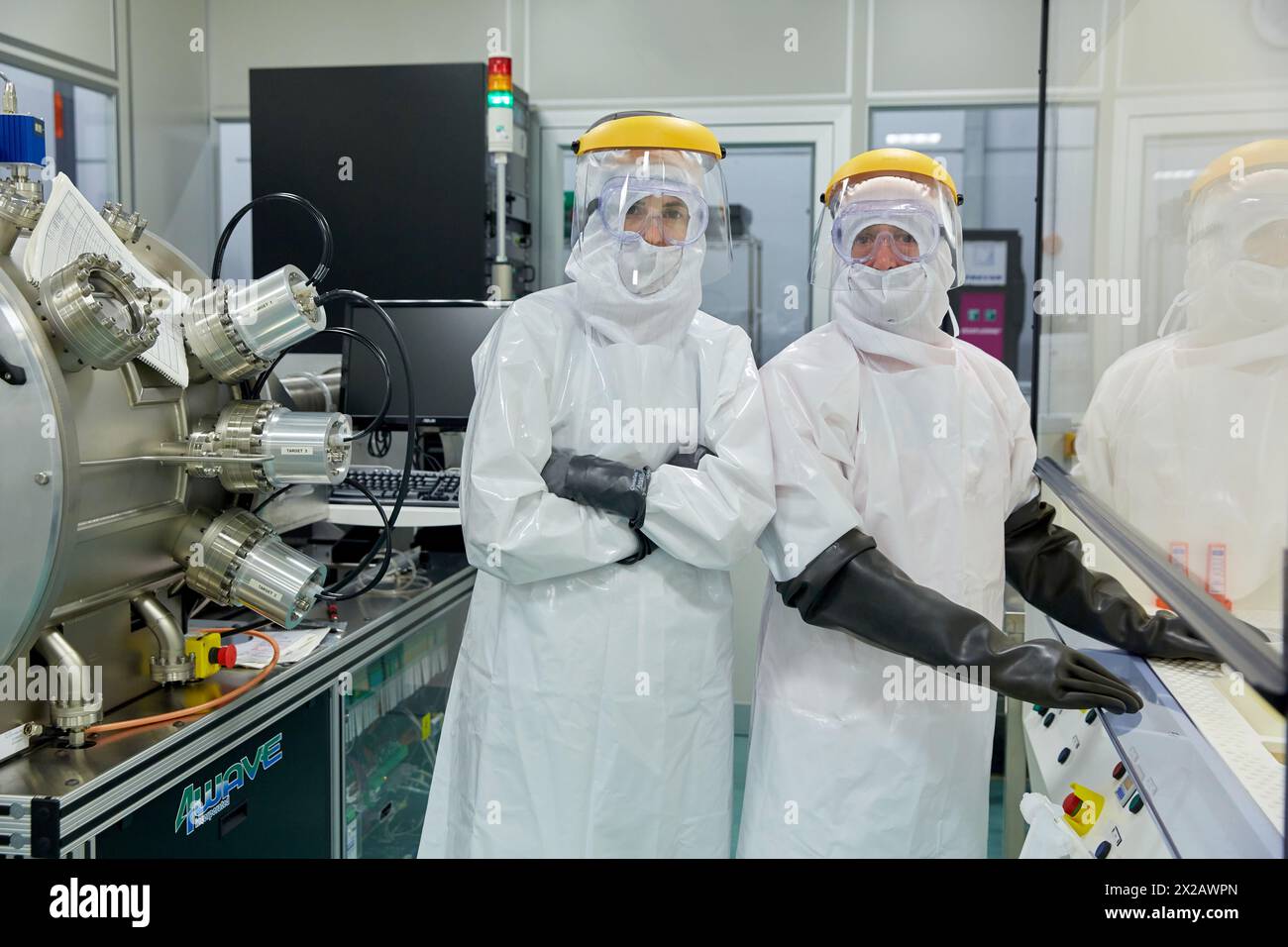 Ramgraber acid wetbench. Cleanroom. Nanotechnology. Laboratory. CIC ...