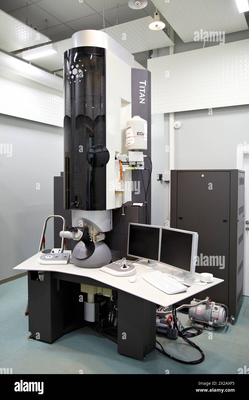 Atomic resolution imaging using TEM, High-Resolution Transmission ... Atomic resolution imaging using TEM, High-Resolution Transmission ...