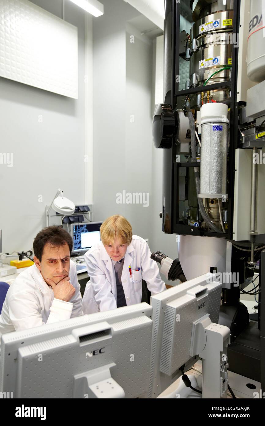 Atomic resolution imaging using TEM, High-Resolution Transmission ... Atomic resolution imaging using TEM, High-Resolution Transmission ...