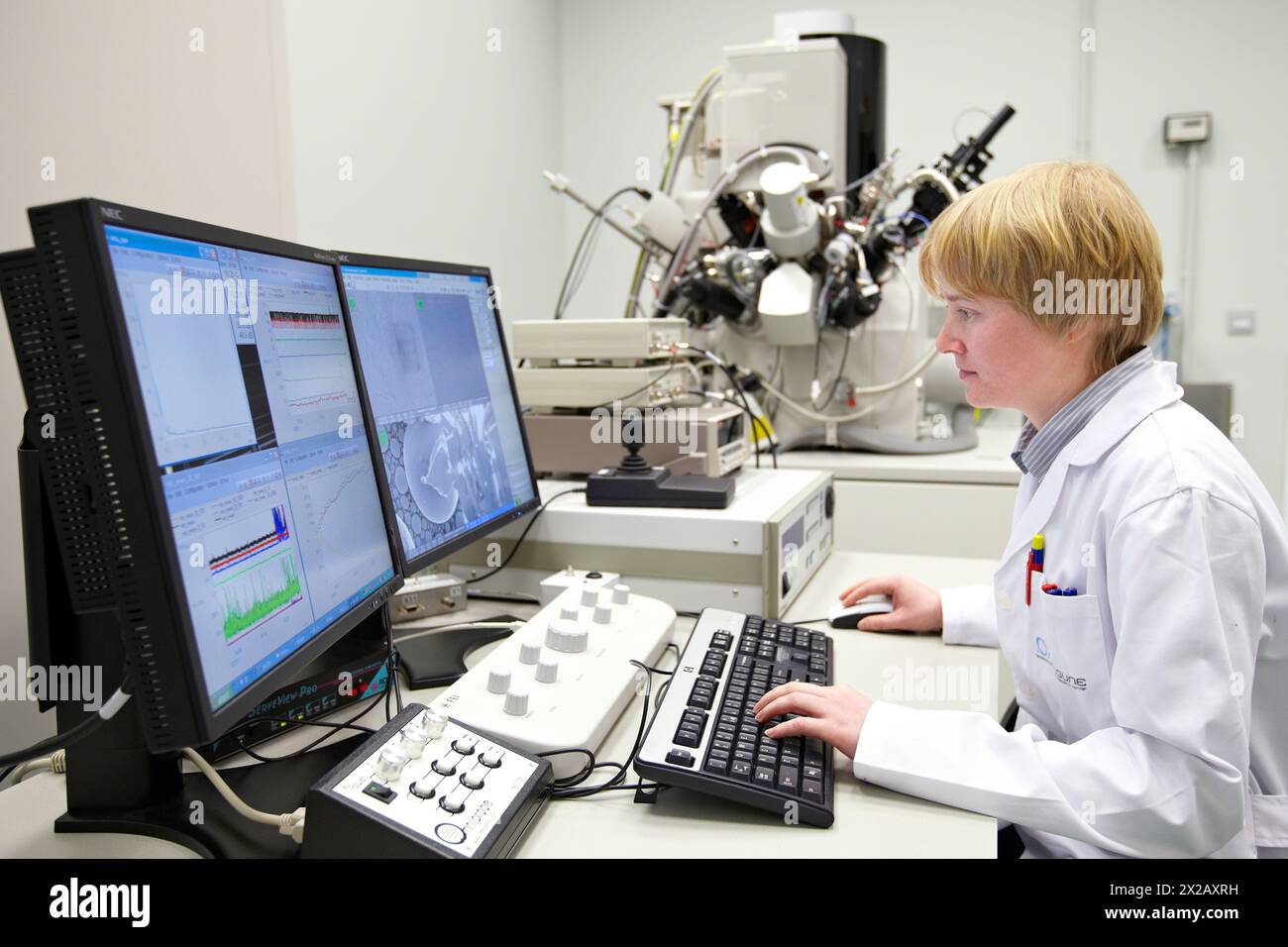 Focused ion beam hi-res stock photography and images - Alamy