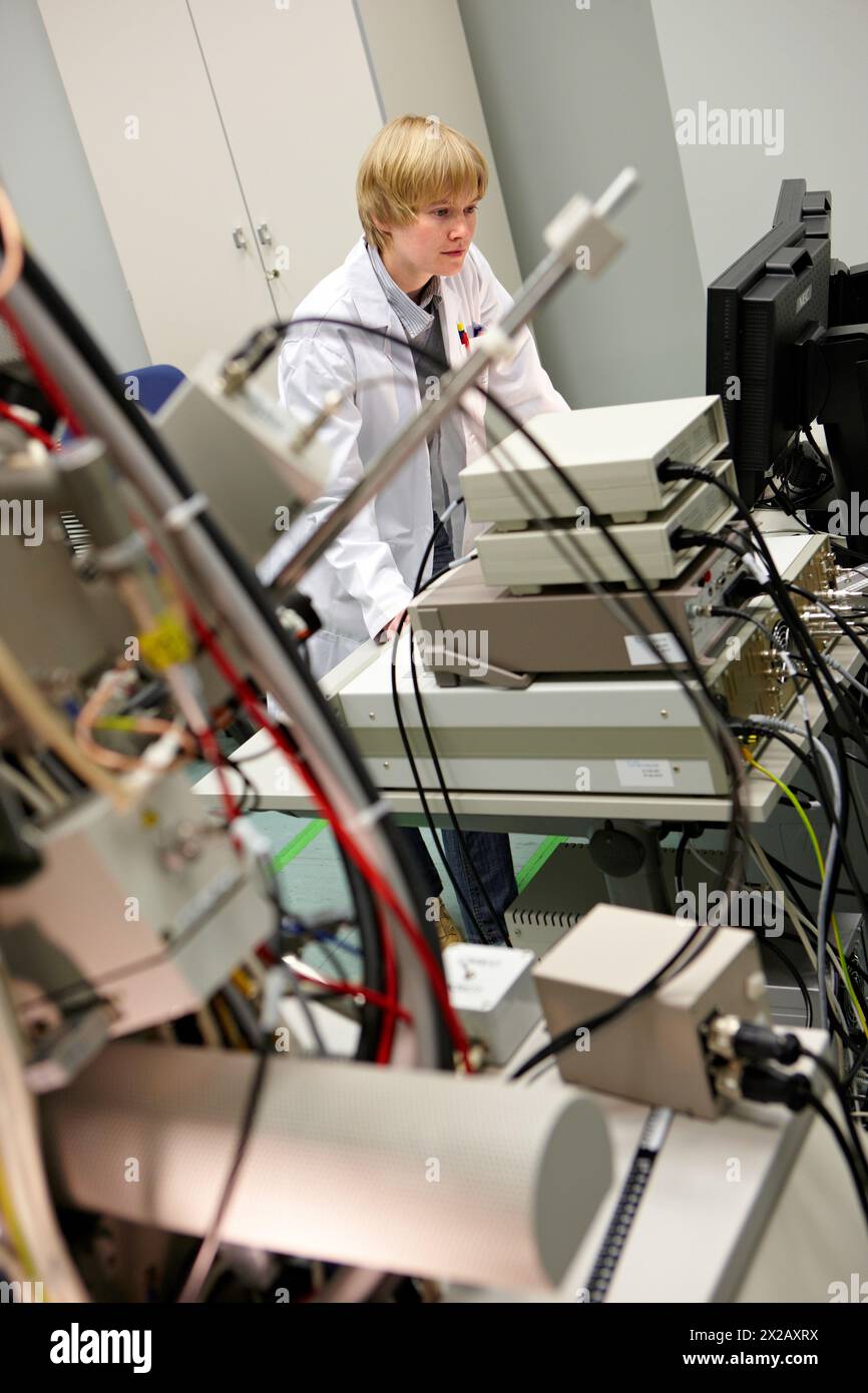 Focused-Ion-Beam Nanofabrication Laboratory, Dual-Beam Focused-Ion-Beam ...