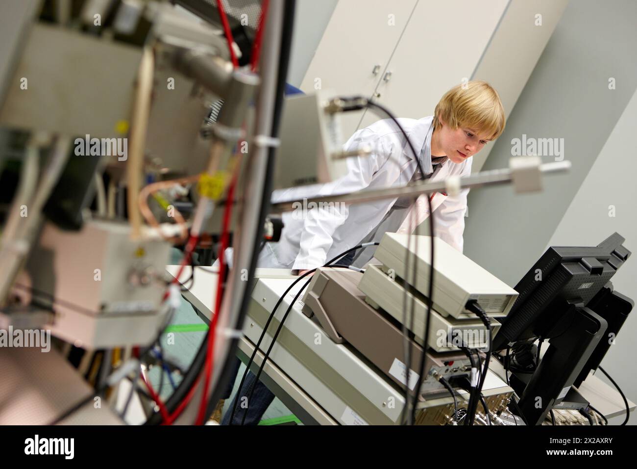Focused-Ion-Beam Nanofabrication Laboratory, Dual-Beam Focused-Ion-Beam ...