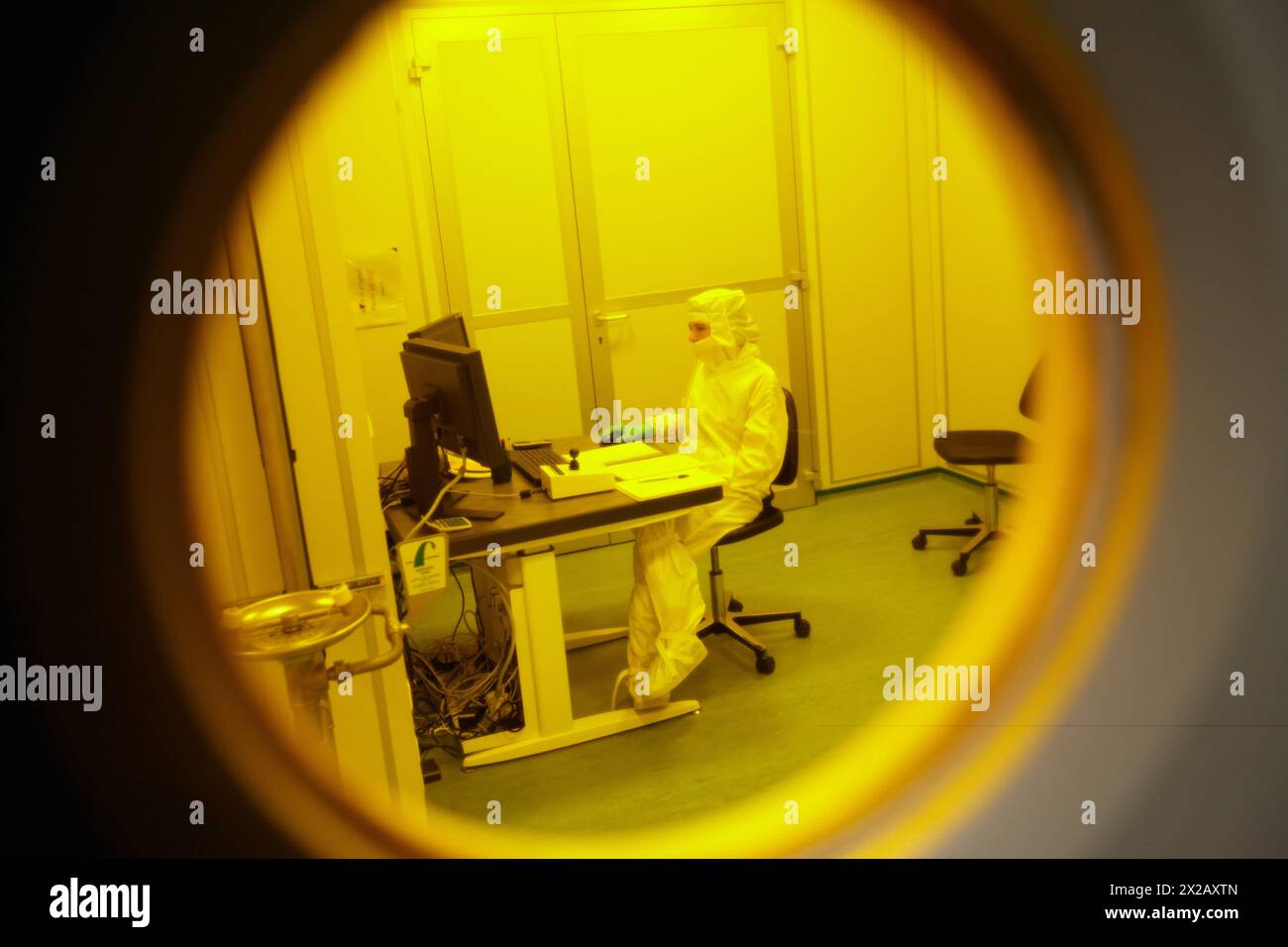 Electron beam lithography hi-res stock photography and images - Alamy
