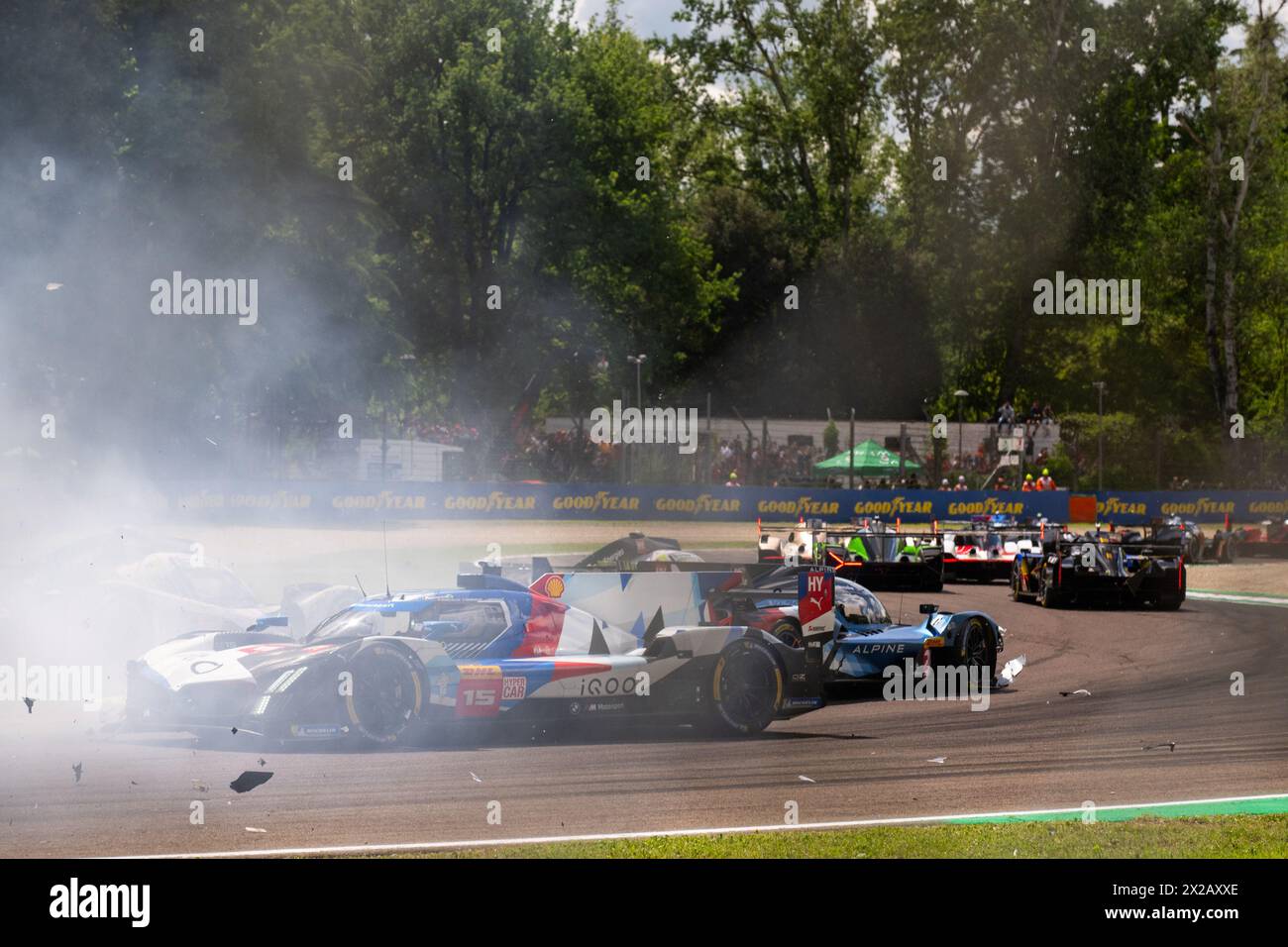 start of the race, depart, accident, sortie de piste, crash 15 VANTHOOR ...