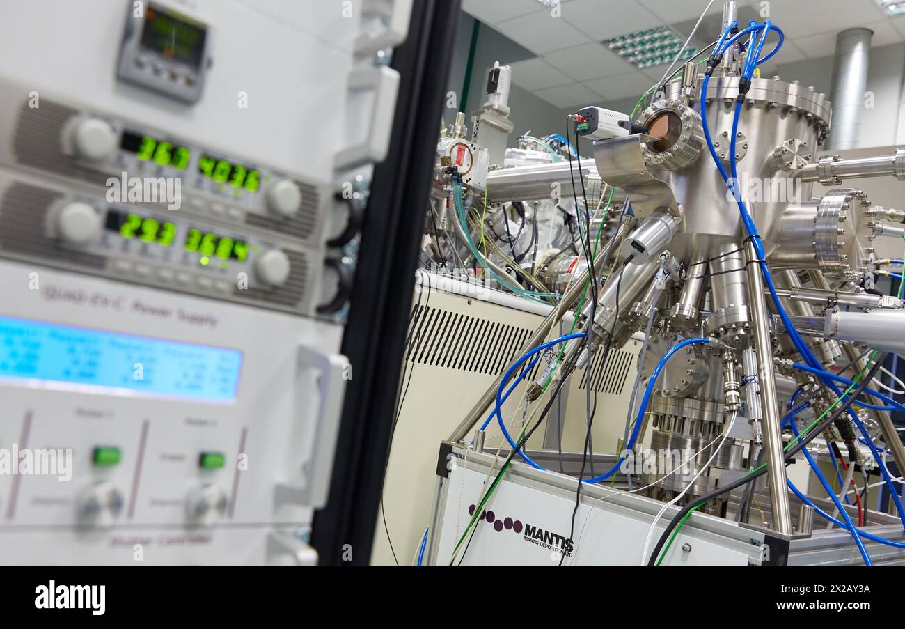 Ultra High Vacuum Chamber with Dual Deposition System. Nanotechnology ...