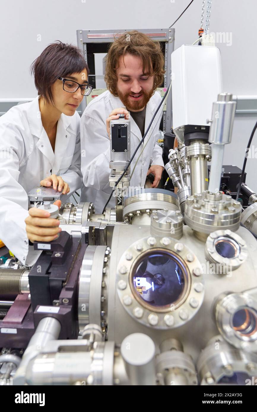 Scanning tunneling microscope hi-res stock photography and images - Alamy